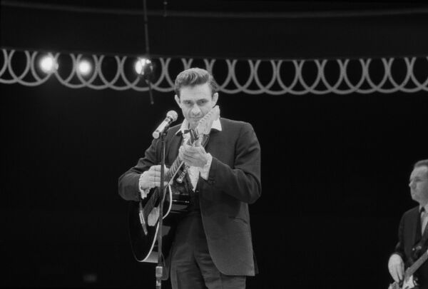 Johnny Cash : Photograph: BW_JC005 | Iconic Licensing