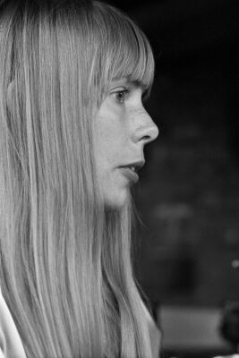 Joni Mitchell | Photograph: BW_JOM004 | Iconic Licensing