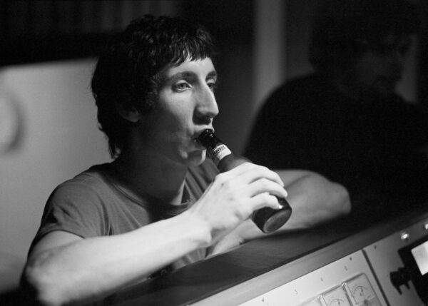 Pete Townshend : Photograph: BW_TW010 | Iconic Licensing