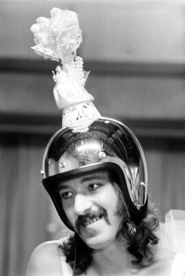 Legs Larry : Photograph: EC_EJ029 | Iconic Licensing