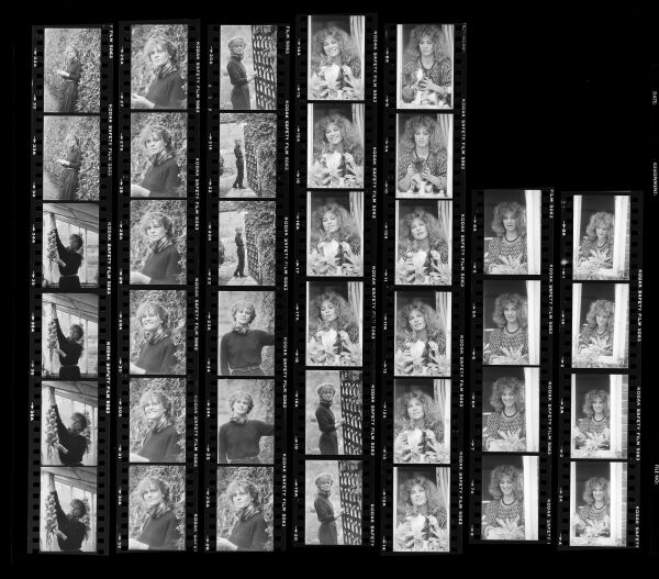 Julie Christie : Contact sheet: ES_F8_Contact_37 | Iconic Licensing