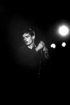 Joy Division : Photograph: KC_JD008 | Iconic Licensing