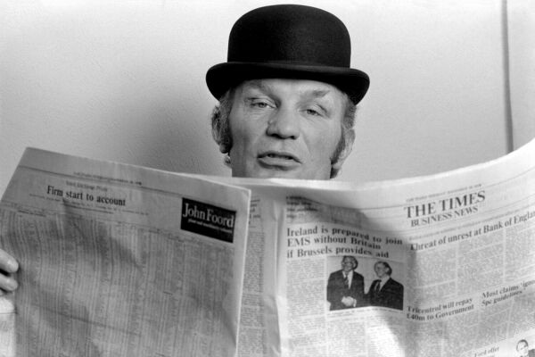 Henry Cooper : Photograph: MB_SP_HC004 | Iconic Licensing