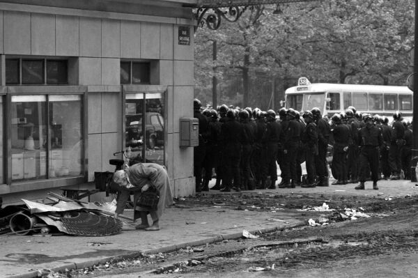 Paris Riots, May 1968 : Photograph: MW_ST011 | Iconic Licensing