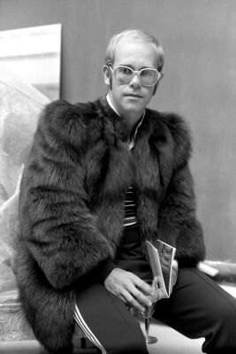 Elton John : Photograph: TON_EJ404 | Iconic Licensing