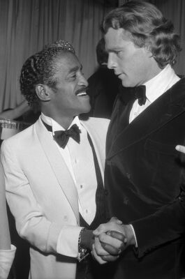 Sammy Davis Jr. and Ryan O'Neal : Photograph: TON_SDJ011 | Iconic Licensing