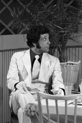 Tom Jones : Photograph: TON_TJ006 | Iconic Licensing