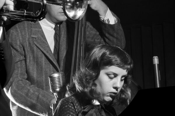 Pat Moran : Photograph: TW_PM002 | Iconic Licensing