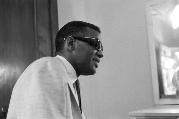 Ray Charles : Photograph: TW_RC015 | Iconic Licensing